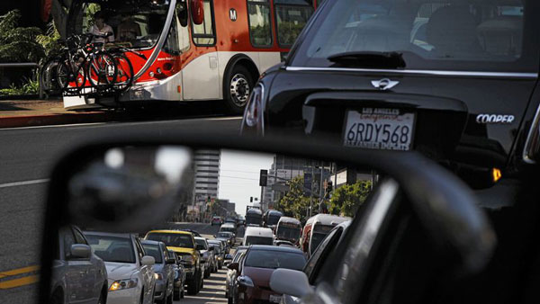 L.A.’s slow buses aren’t just shedding riders, they’re becoming climate ...